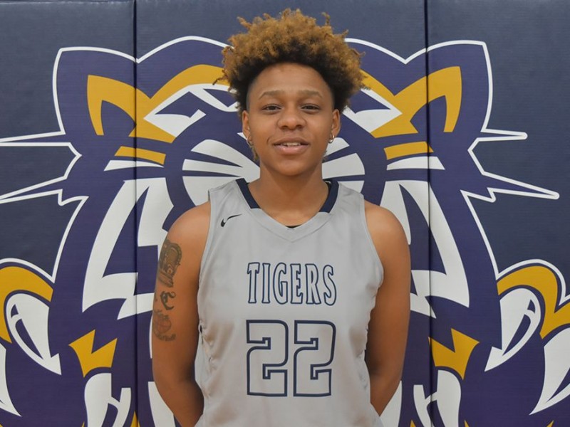 Former WR Demonette Alexis Cainion returns home to play for CGTC Lady ...