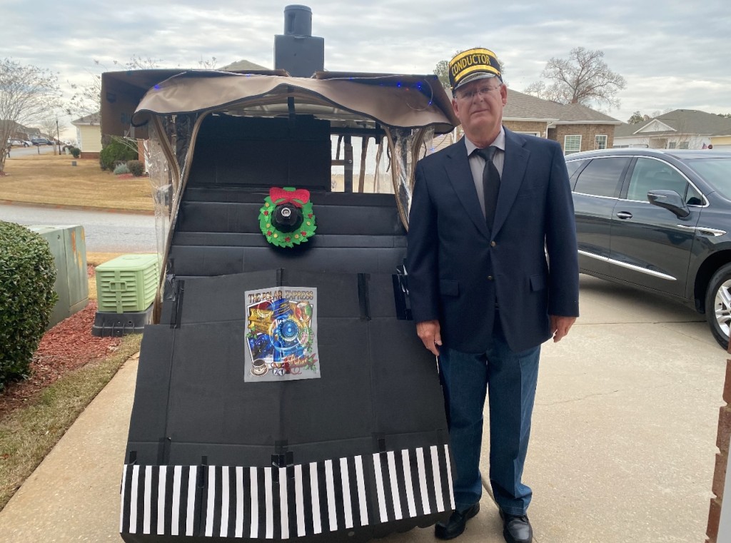 Houston Springs retirement community to host annual Christmas golf cart ...