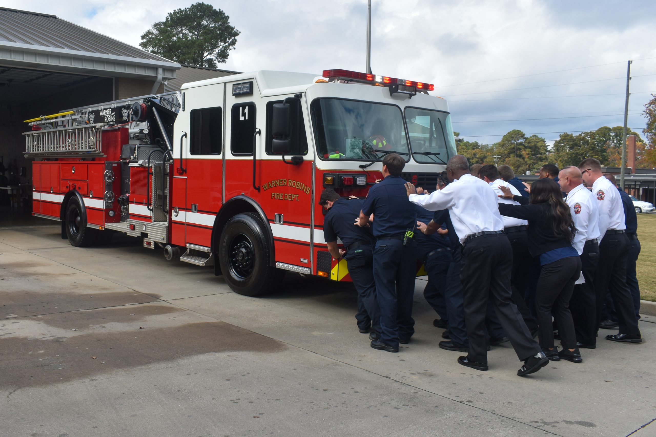 Warner Robins Fire Department welcomes 75-foot ladder truck – Houston ...